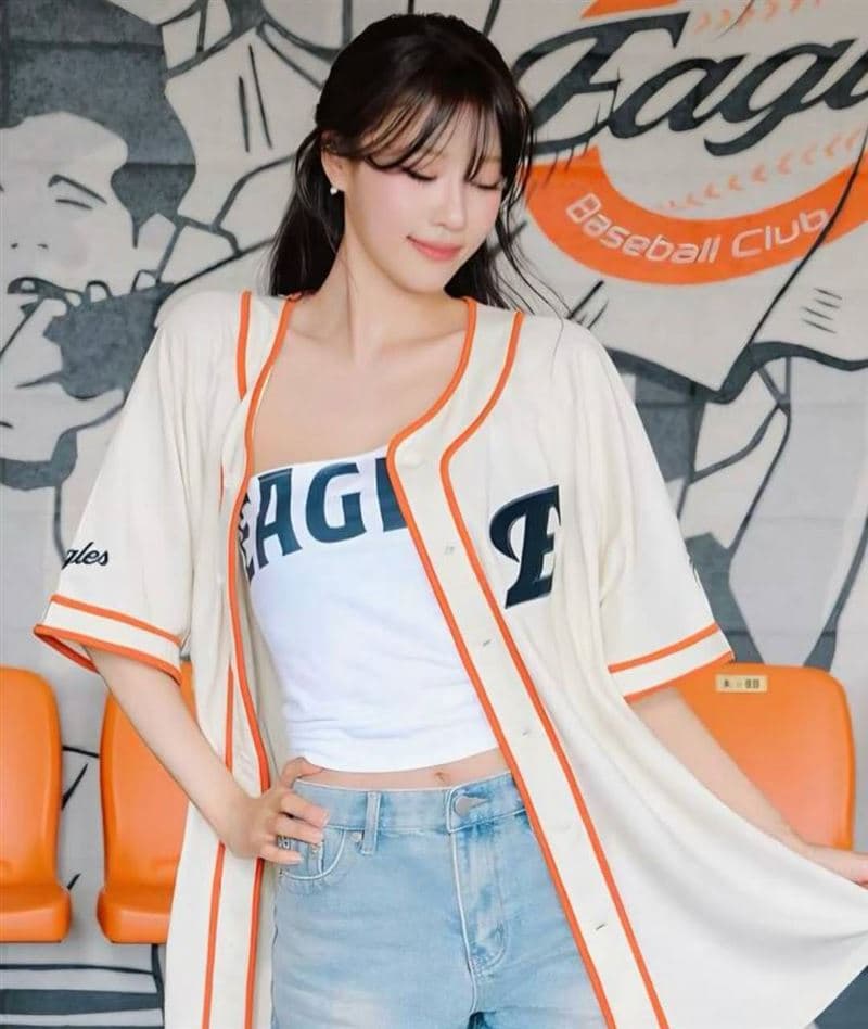 30歲女星恢單半年！爆熱戀職棒球員「IG洩端倪」 經紀公司發聲了 - SETN三立新聞網 (@setn54) | Dcard