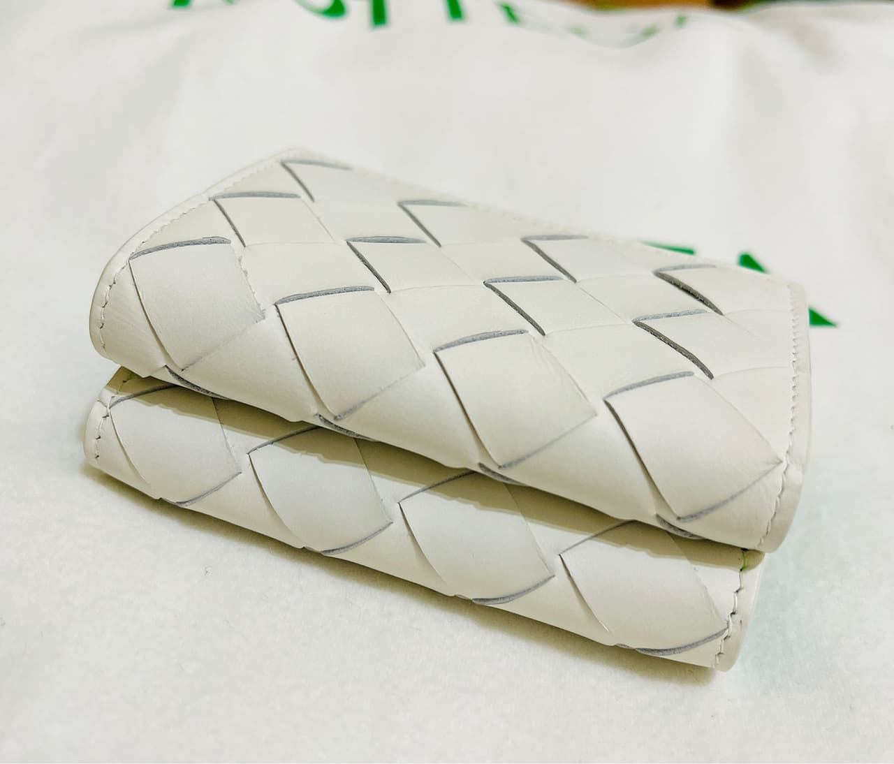 #分享 BV Tiny Tri-Fold Wallet 三折小皮夾 - 精品板 | Dcard