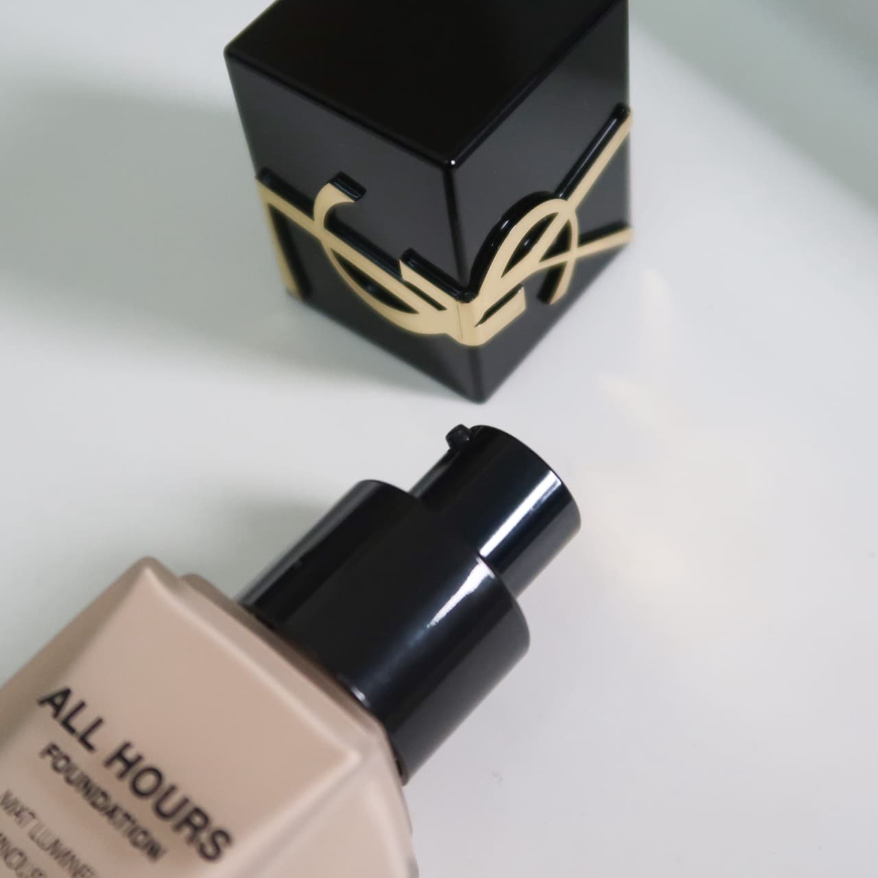 吃完火鍋依舊漂亮的底妝🍲 ft.YSL Beauty 恆久完美無瑕持妝粉底 SPF39/PA+++ - 美妝板 | Dcard