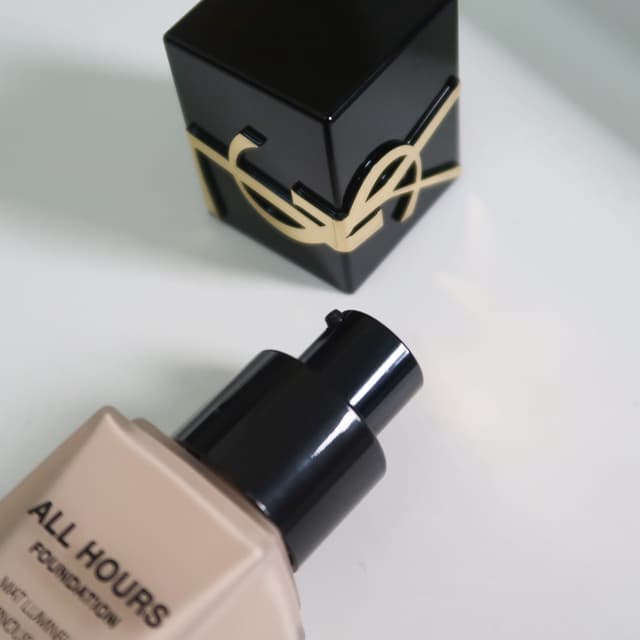 吃完火鍋依舊漂亮的底妝🍲 ft.YSL Beauty 恆久完美無瑕持妝粉底 SPF39/PA+++ - 美妝板 | Dcard