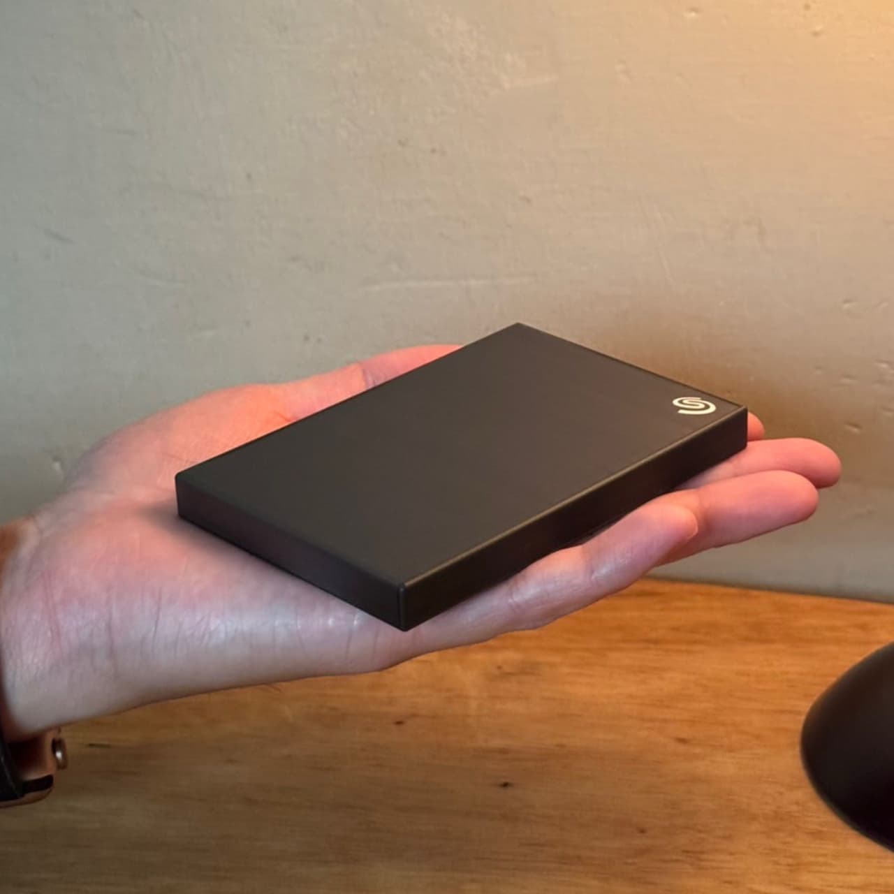 【豆腐開箱】隨身輕巧、隨時備份 —Seagate 希捷 One Touch 外接硬碟 - 3C板 | Dcard