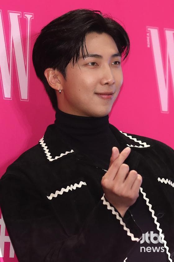 #分享 [獨家] RM也來了...25日發行個人專輯 - BTS板 | Dcard