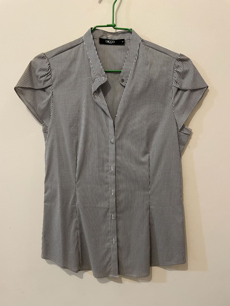 #我要賣 二手 G2000 西裝 襯衫 套裝 面試服 - 二手交易板 | Dcard