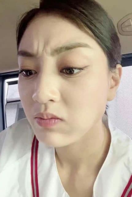 #分享 ⚠️慎入⚠️ TWICE 崩壞照 - TWICE板 | Dcard