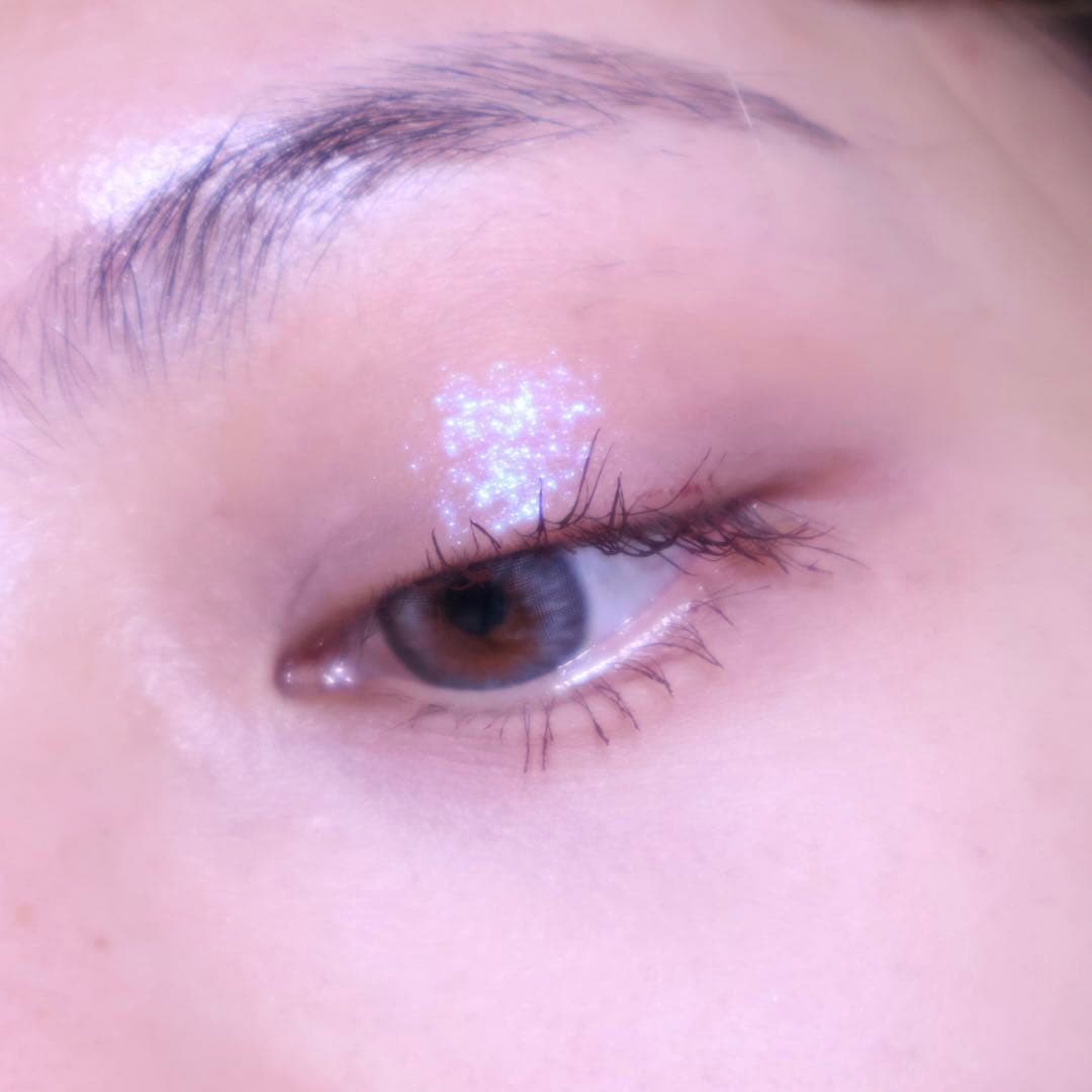 #分享 平價超美偏光眼影🦄｜#AZTK單色眼影 #03珍珠白 - 美妝板 | Dcard