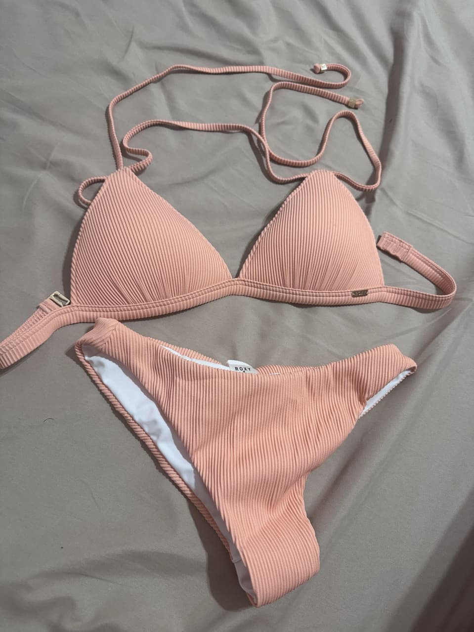 #開箱 ROXY波波UP太犯規！ - 女孩板 | Dcard