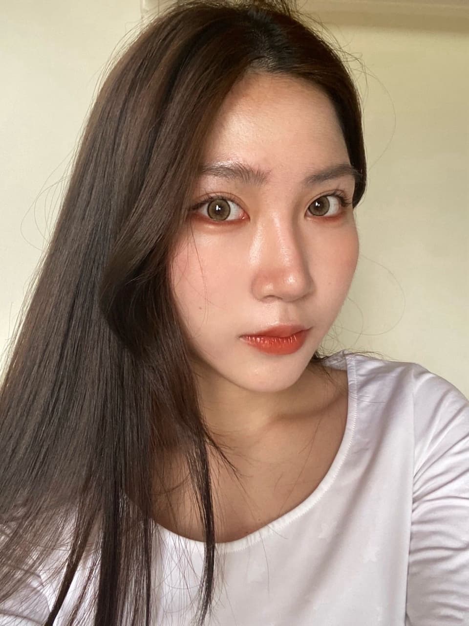 #分享 YSL 口紅總是能一眼入魂 小金條新色好顯白🎃 - 美妝板 | Dcard