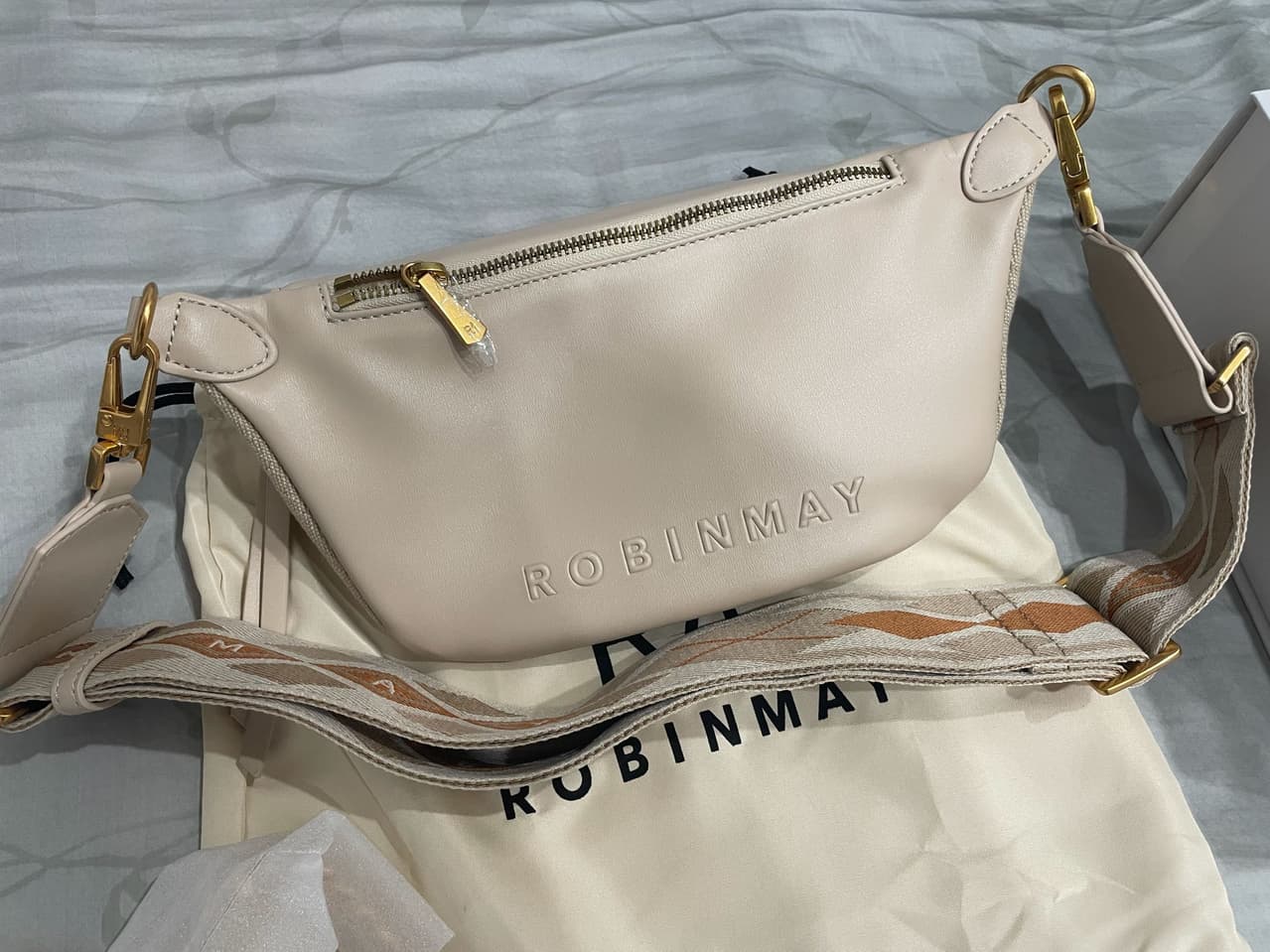 #我要賣 #降價 ROBINMAY 雅典神話 胸包（已售出） - 二手交易板 | Dcard