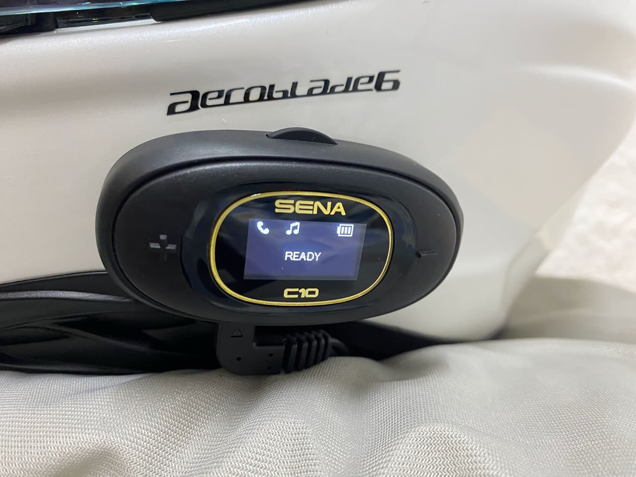 #人身部品 OGK AEROBLADE 6、SENA C10開箱 - 重機板 | Dcard