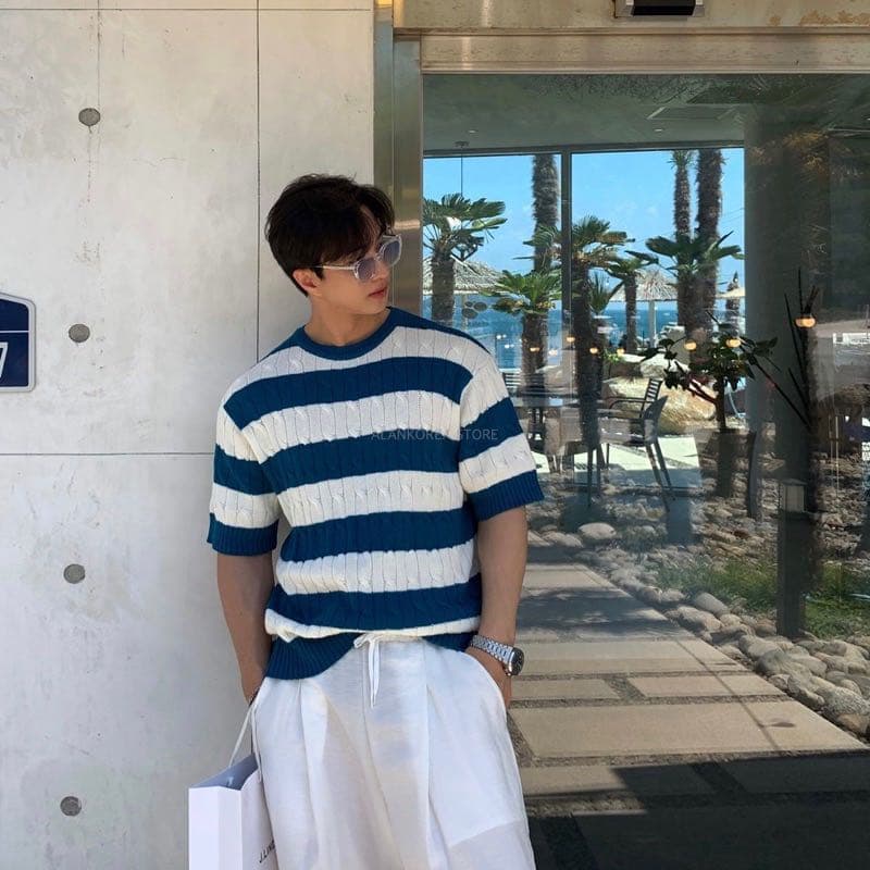 韓系穿搭必備 韓國麻花條紋短袖針織衫 - 風一般的女子 (@crklyj) | Dcard