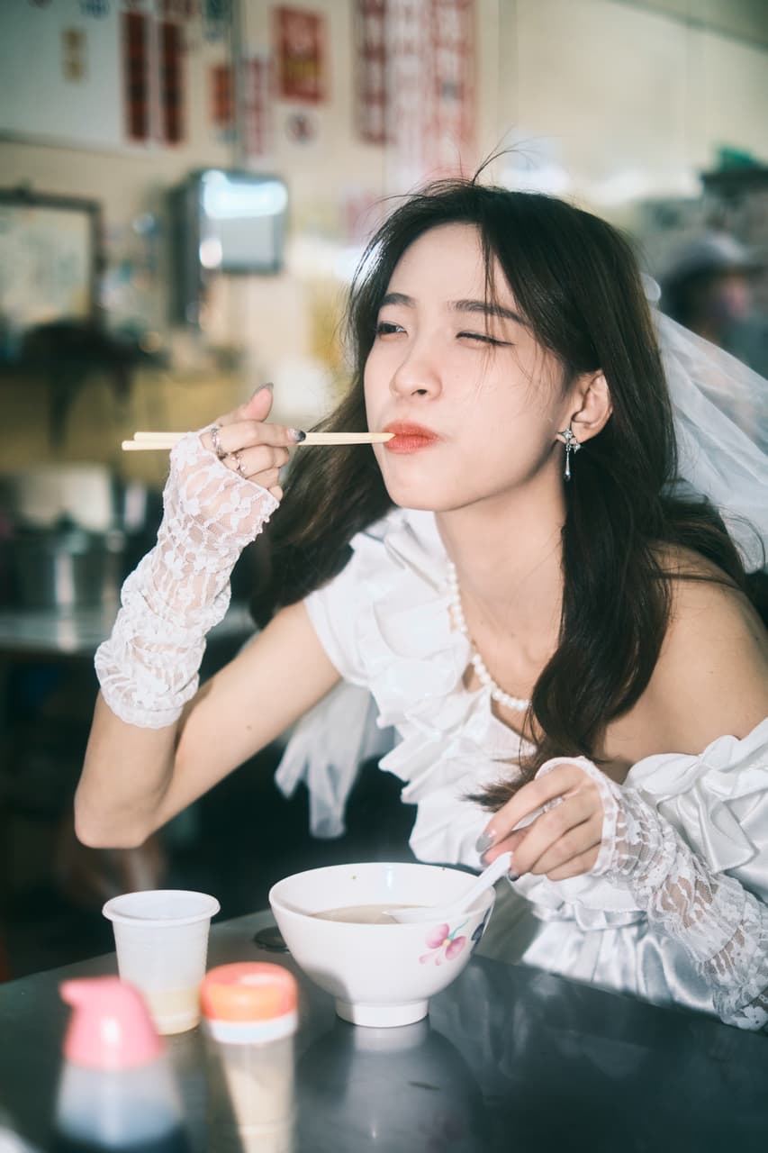 #作品 國華街在逃新娘 富士xt5 - 攝影板 | Dcard