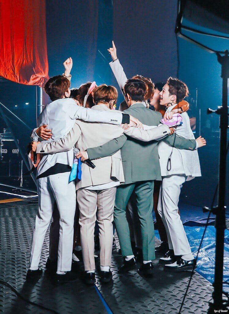 Wanna One Light MV🌟 #回歸 - 追星板 | Dcard