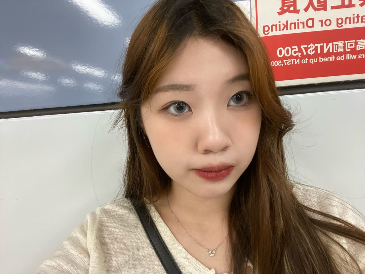 混血感小直徑隱眼！AQUAMAX 天青芥末 - 隱形眼鏡板 | Dcard