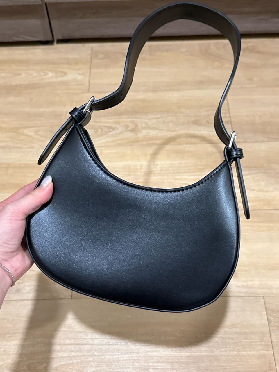 #我要賣 98doci 兩用包 腋下包 半月包 - 二手交易板 | Dcard