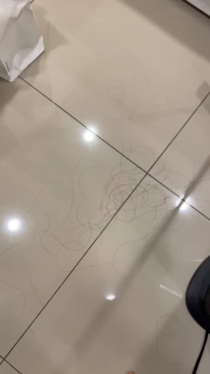 #推薦 乾濕都能掃 ️不卡頭髮的零死角魔術掃把🧹掃地省時省力（內有影片） - 哆啦欸夢我這裡有銅鑼燒 (@suneooo) | Dcard