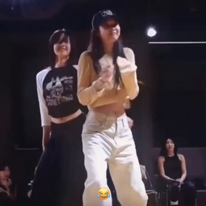 #分享 請欣賞20秒Jen可愛 - BLACKPINK板 | Dcard