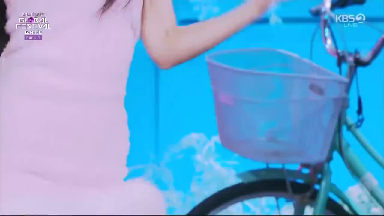 #閒聊 2023 KBS歌謠大祝祭 OH MY GIRL Arin&TXT 秀彬 - 553/Dun Dun Dance - 追星板 | Dcard