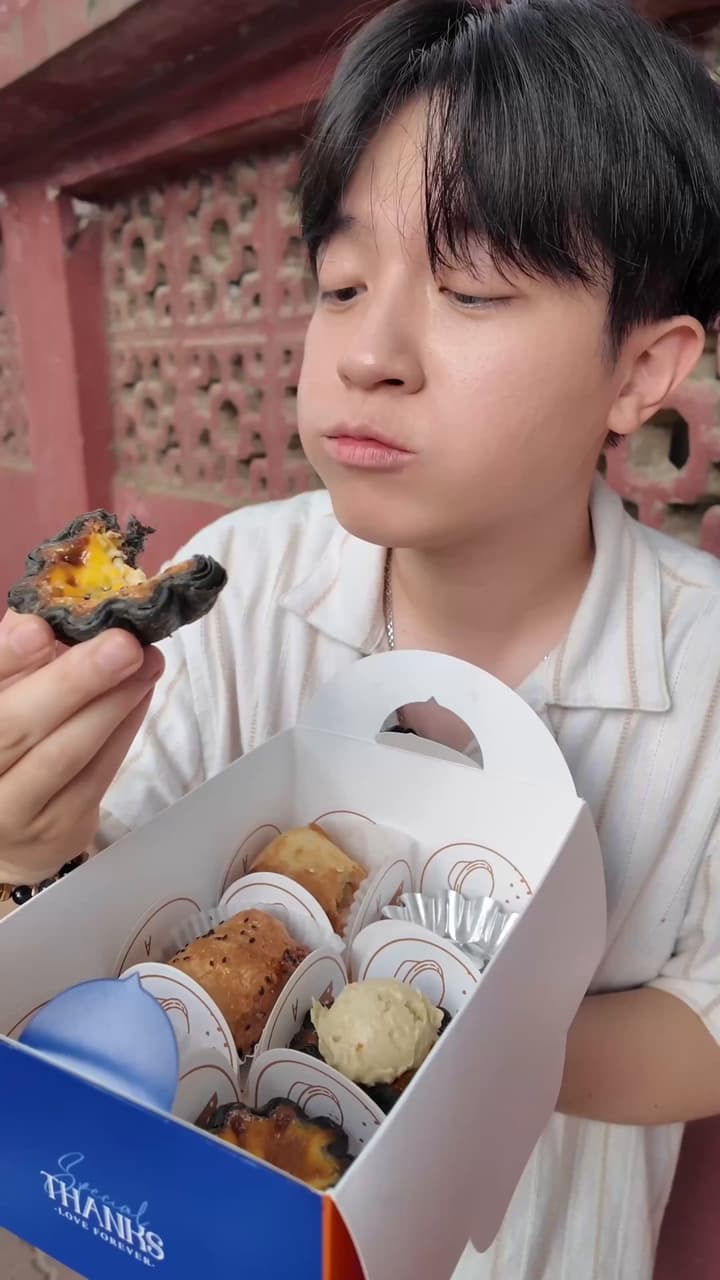 台灣台南叉燒酥｜天王叉燒酥｜🔥敢叫天王 ️那肯定有兩把刷子 榴槤蛋塔&叉燒酥🥵｜台南甜點推薦｜梅森Maysun - 梅森 Maysun (@maysun_boy) | Dcard