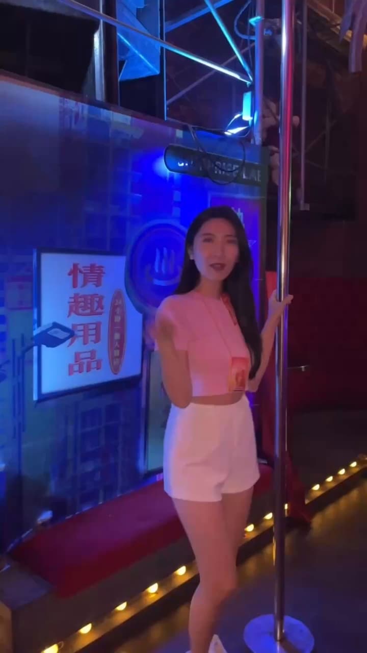 你看過玫瑰瞳鈴眼嗎🌹 - UJ李 (@ujlee0415) | Dcard