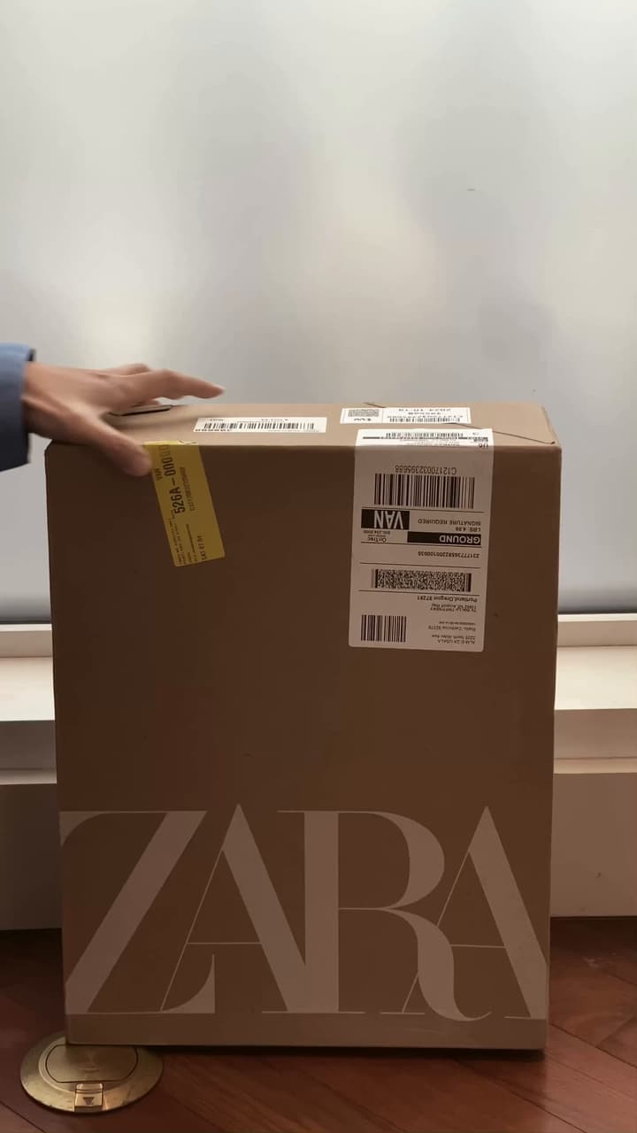 ZARA 聯名 Stefano Pilati 長大衣開箱 - 惑星 (@yuyuouioui) | Dcard