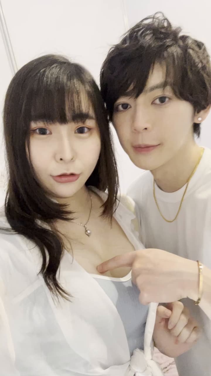 #分享 TAE成人展男優 上原千明 親密互動分享💕 - 追星板 | Dcard