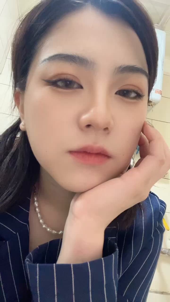 個人IP搞笑女ಥ_ಥ - Hanee (@pin_han_wang) | Dcard