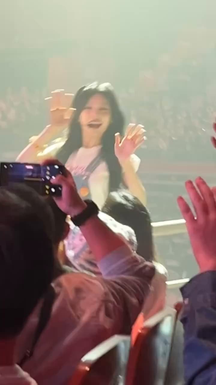 #分享 回歸期瘋狂的(positive)開了四小時fan meeting的ITZY - 追星板 | Dcard