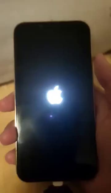 iPhone 13pro粉屏問題求解 - 3C板 | Dcard