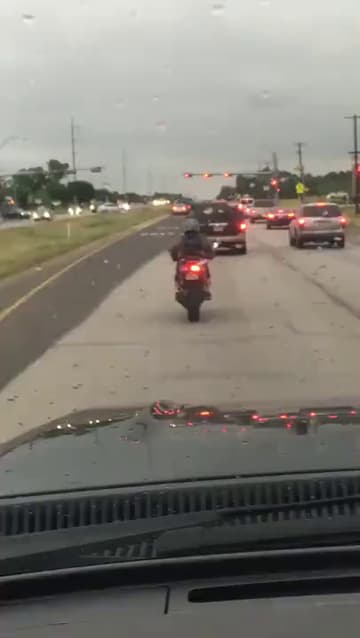 #驚奇 在台灣這樣騎車會累死 - 我很正經 (@jack_v) | Dcard