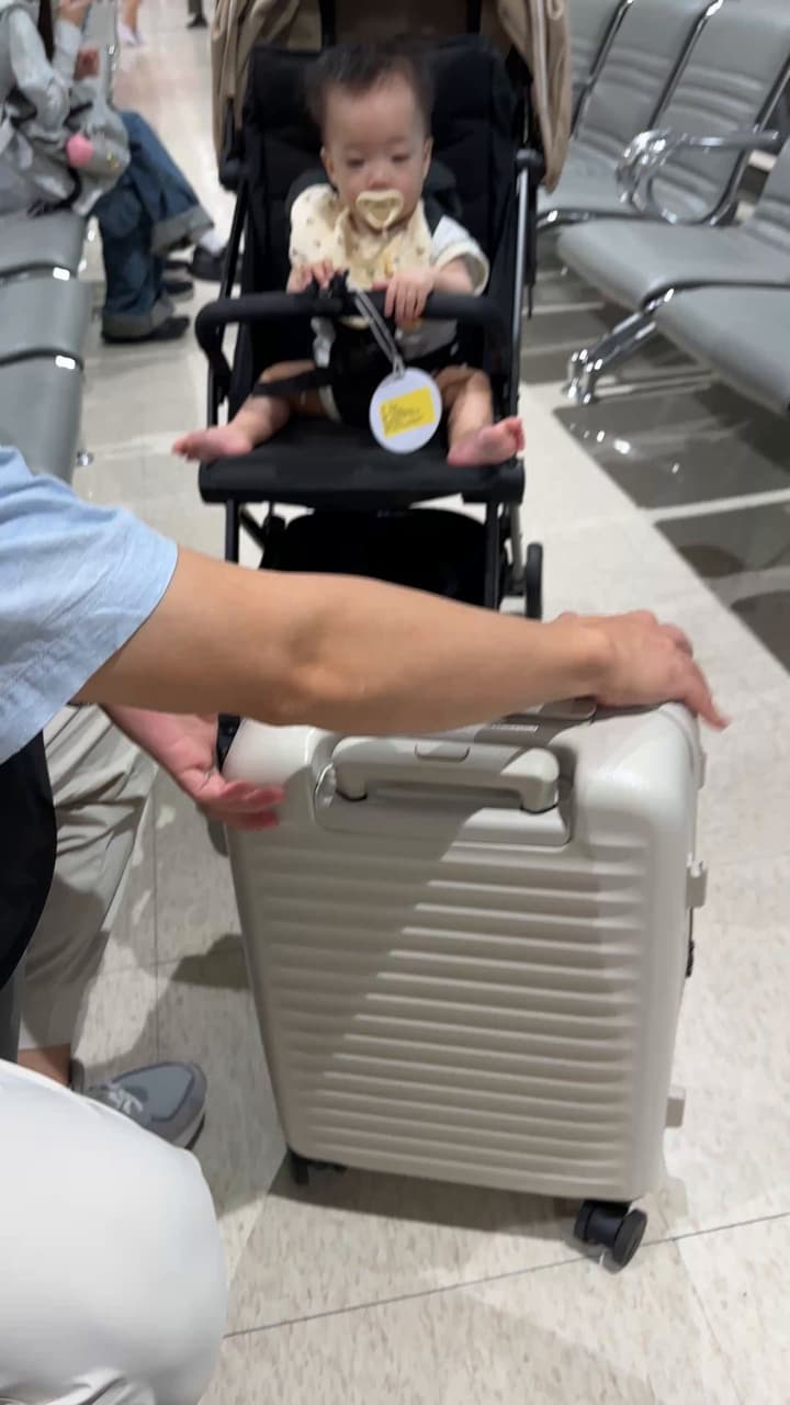 開團｜LAMADA二代靜音煞車輪行李箱 - 雀莉。🐦食努力 (@cherry_juju1102) | Dcard