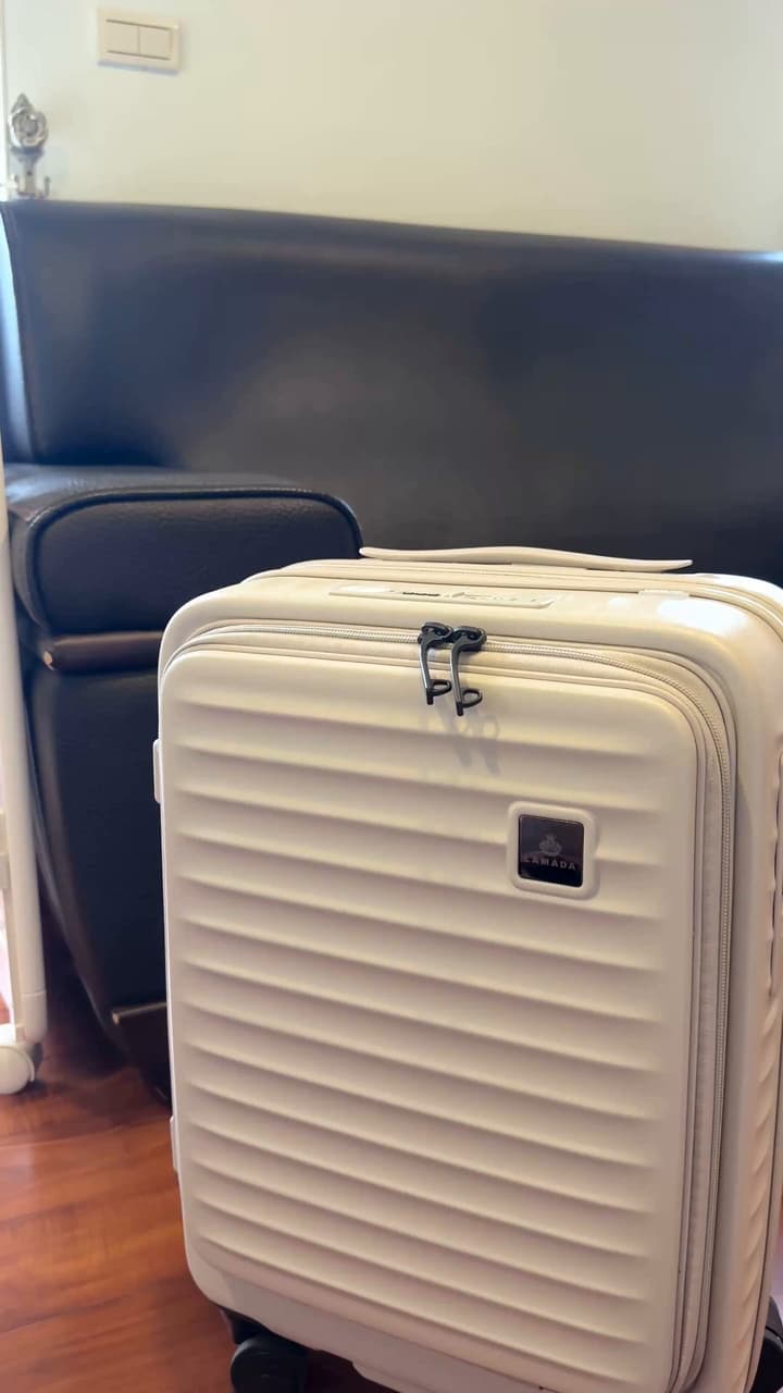 開團｜LAMADA二代靜音煞車輪行李箱 - 雀莉。🐦食努力 (@cherry_juju1102) | Dcard