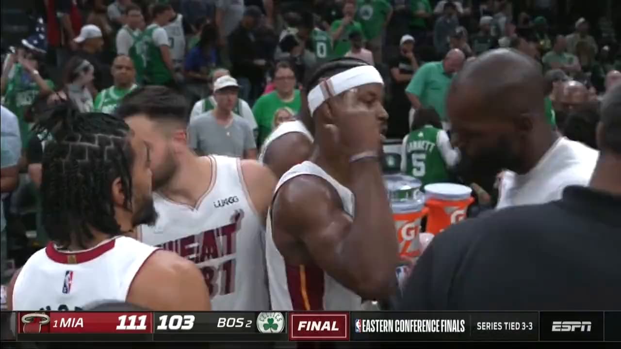 #花邊 嘴綠毒奶 奶起來 "Tell Draymond thank you !" - NBA板 | Dcard