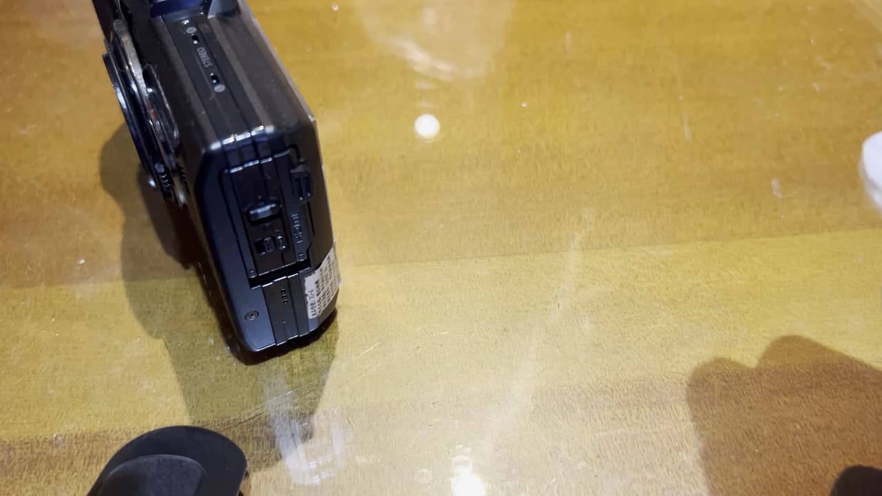 #售二手 二手潛水水攝入門組-TG4加防水殼/廣角鏡/支架/持續燈 （台北新北面交）可交換Sony A7III用定焦鏡 - 二手交易板 | Dcard