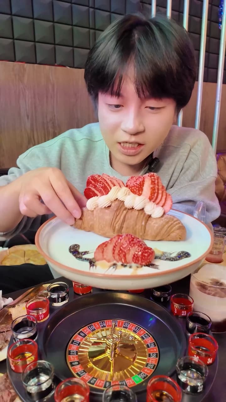 台灣台南餐酒館｜擺渡人Bistro｜🍰甜點店還是酒吧呀😍超級私藏名單，居然有星冰樂 ｜台南餐廳推薦｜梅森Maysun - 梅森 Maysun (@maysun_boy) | Dcard