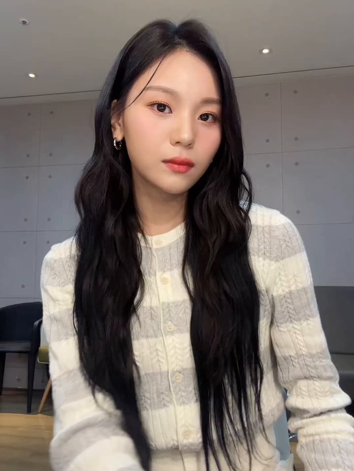 #更新 240301 SinB - 金藝琳(Lim Kim) ULT挑戰/ MUMU TikTok更新 - GFRIEND板 | Dcard