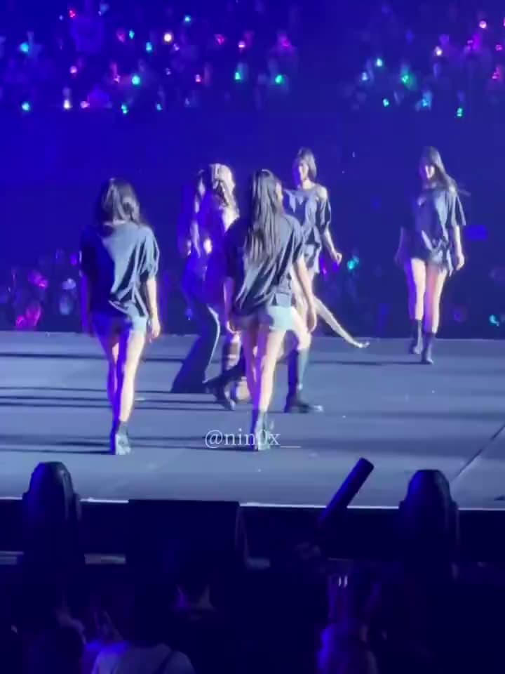 #行程 240406 VIVIZ - NEXT GENERATION LIVE ARENA (NGLA) DAY1 - B1-7 留言 | Dcard