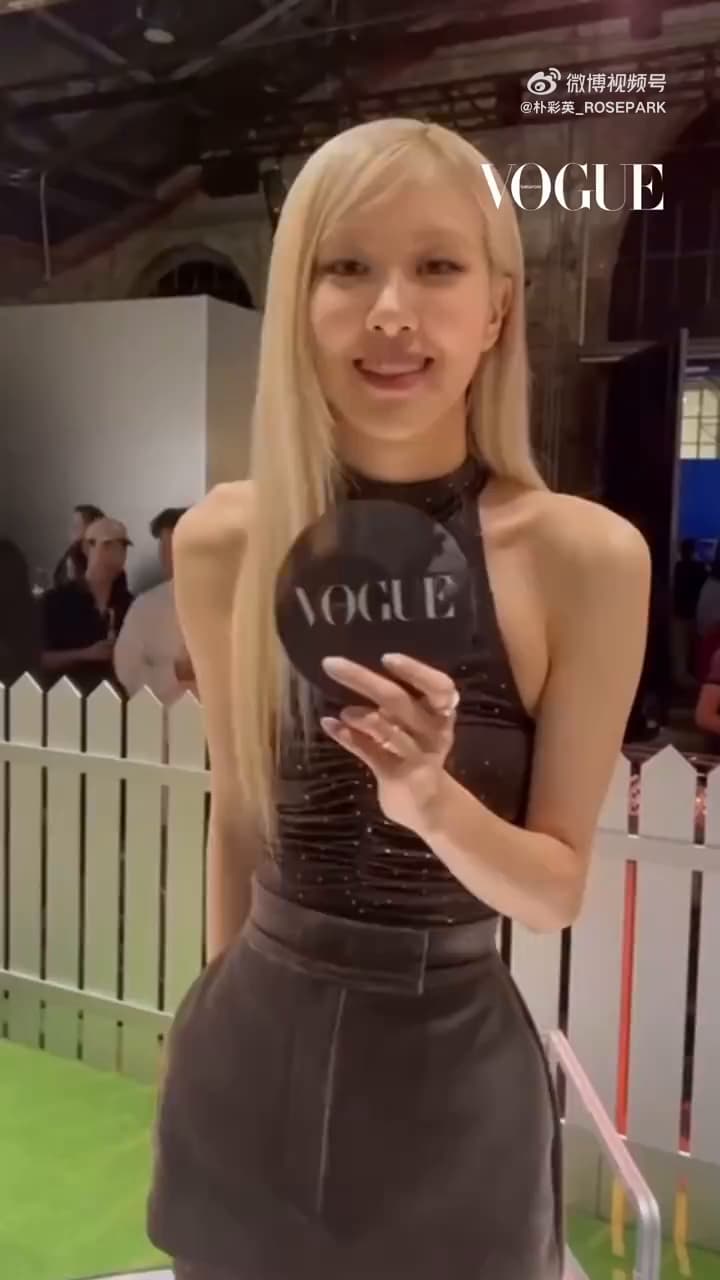#分享 Rosé x RIMOWA in NYC By vogue - BLACKPINK板 | Dcard
