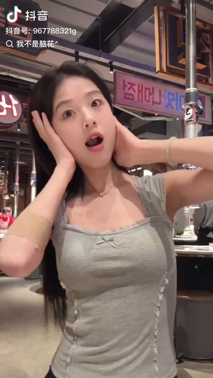 女生是不是都不喜欢自己npy看别的美女啊？ - MY_Relationship板 | Dcard