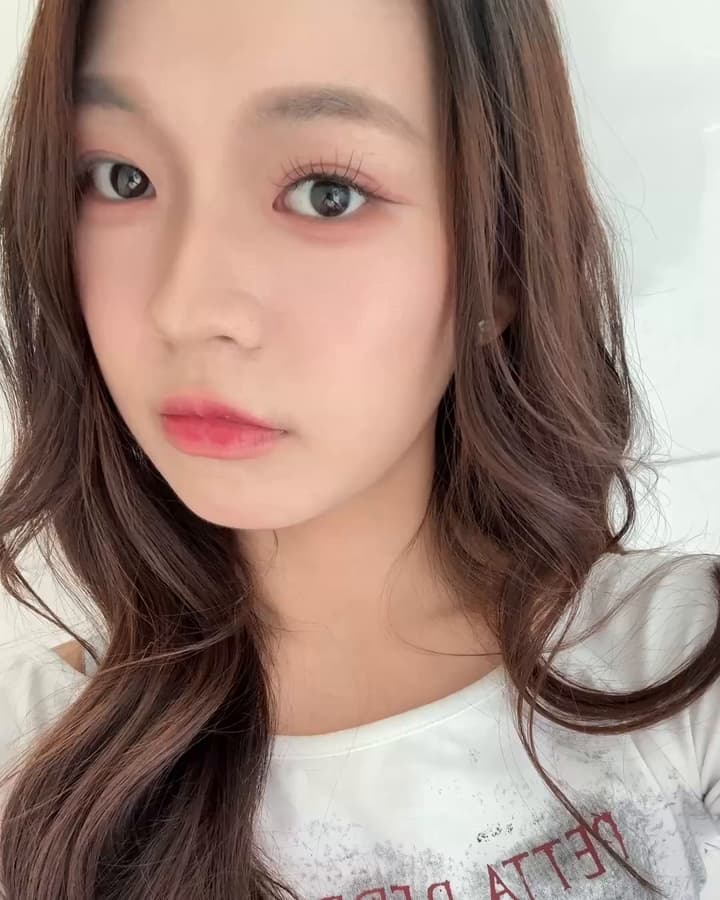 #分享 #分享 女團同款根根分明假睫毛！手殘黨友善免膠睫毛 - 美妝板 | Dcard